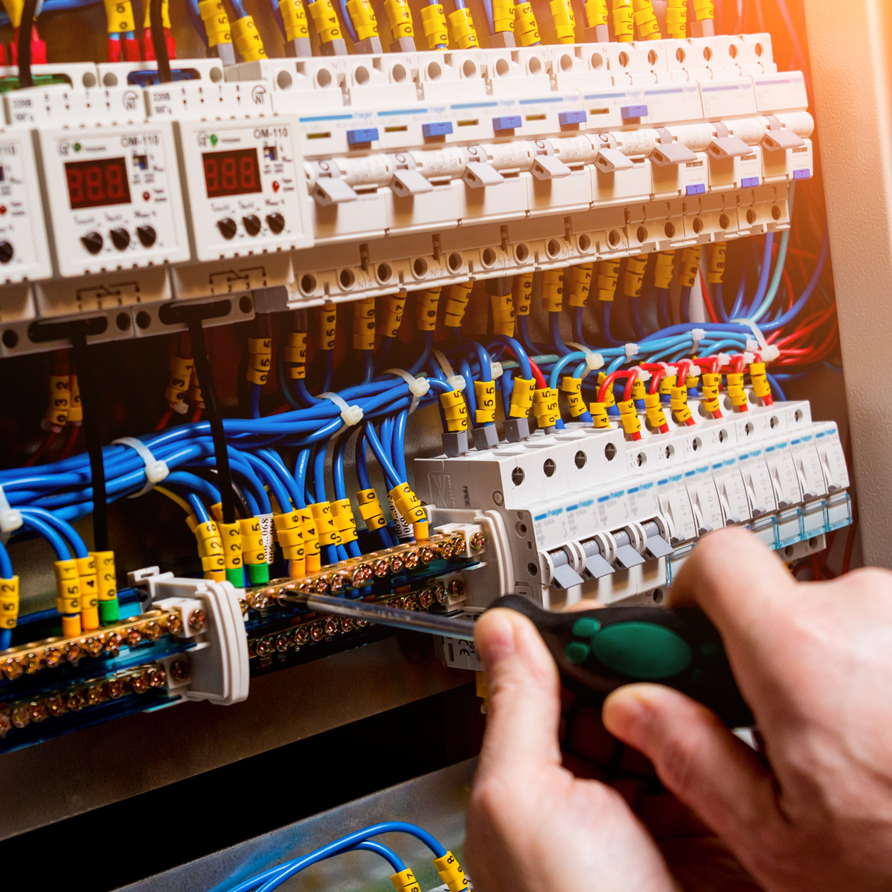 Commercial Building Lightning Protection | CTI Electric